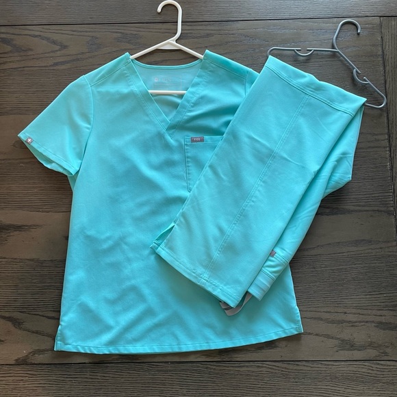 Other | Figs Kade Cargo Pants Small Catarina One Pocket Top Small Nwt ...